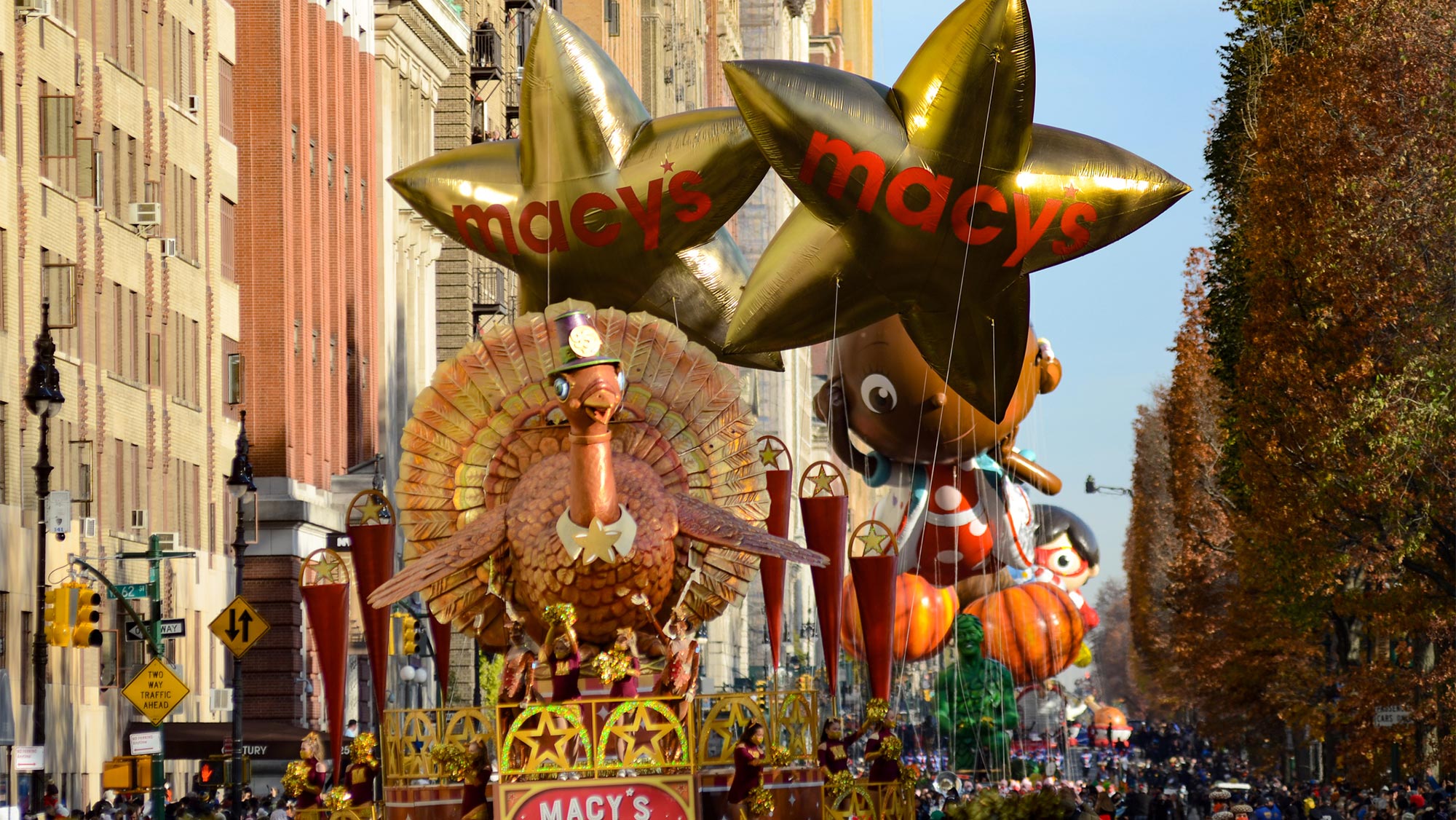 How Do Giant Parade Balloons Float? Science! | National Inventors Hall ...