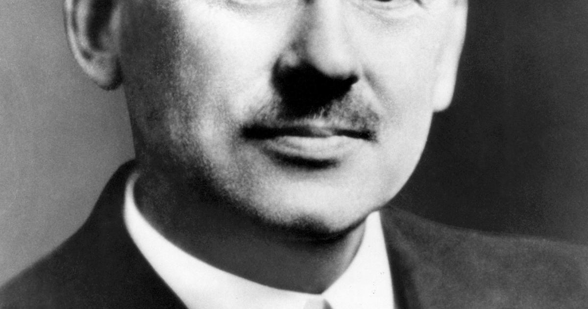 robert goddard suits