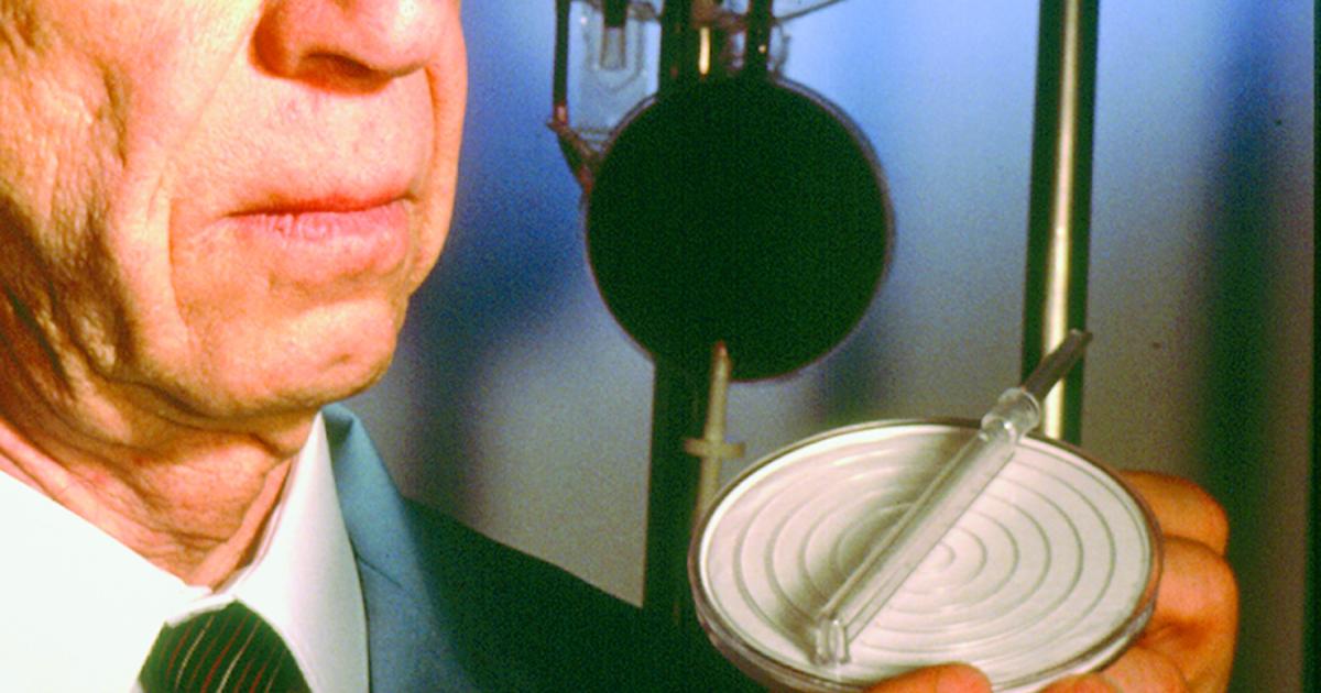 NIHF Inductee David Pall Invented the Leukoreduction Filter